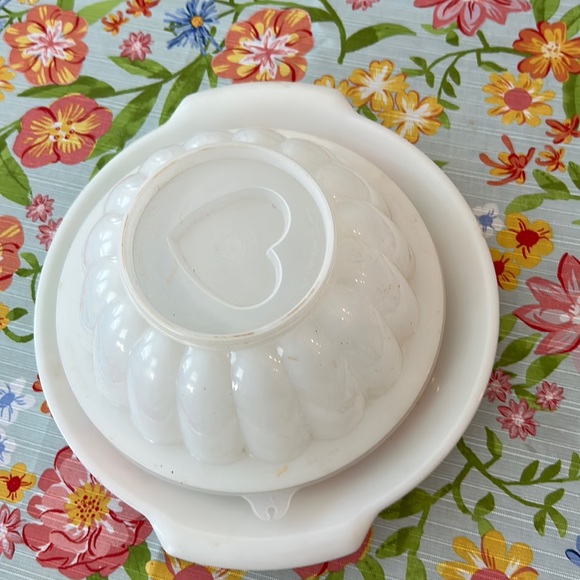 Tupperware | Dining | Tupperware Jello Mold With Interchangeable Molds ...